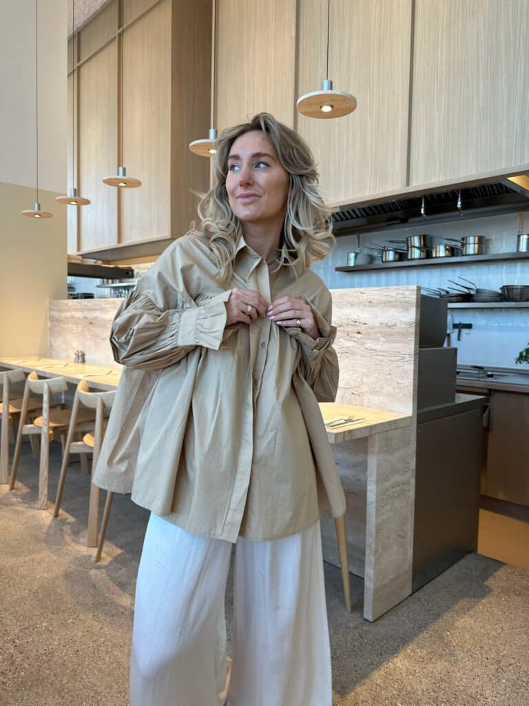 CLEO - Cotton Blouse with Puff Sleeves Camel - Mei-Li